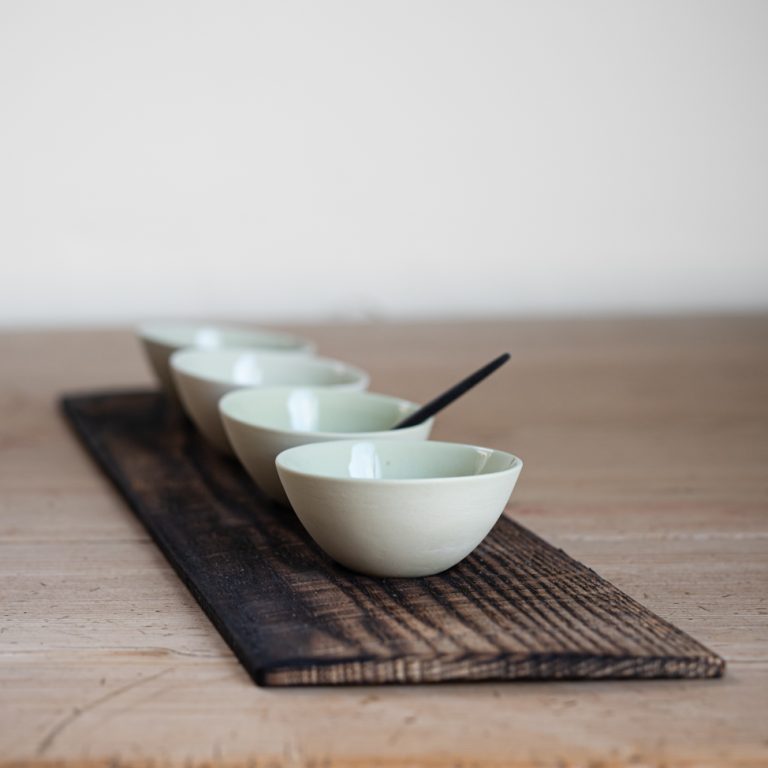 Boller og Skåler i porselen - norsk design og håndverksproduksjon