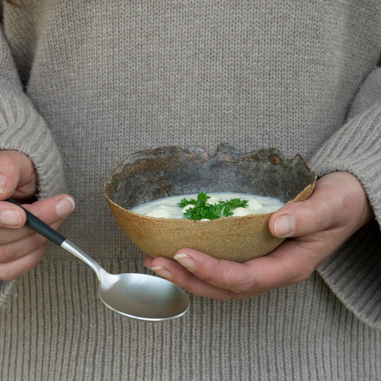 Boller og Skåler i porselen - norsk design og håndverksproduksjon